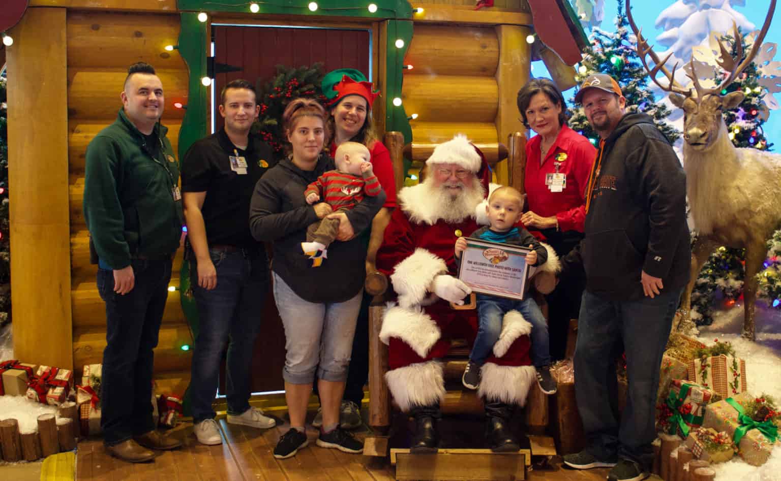 Bass Pro Shops celebrates one millionth free photo with Santa this ...