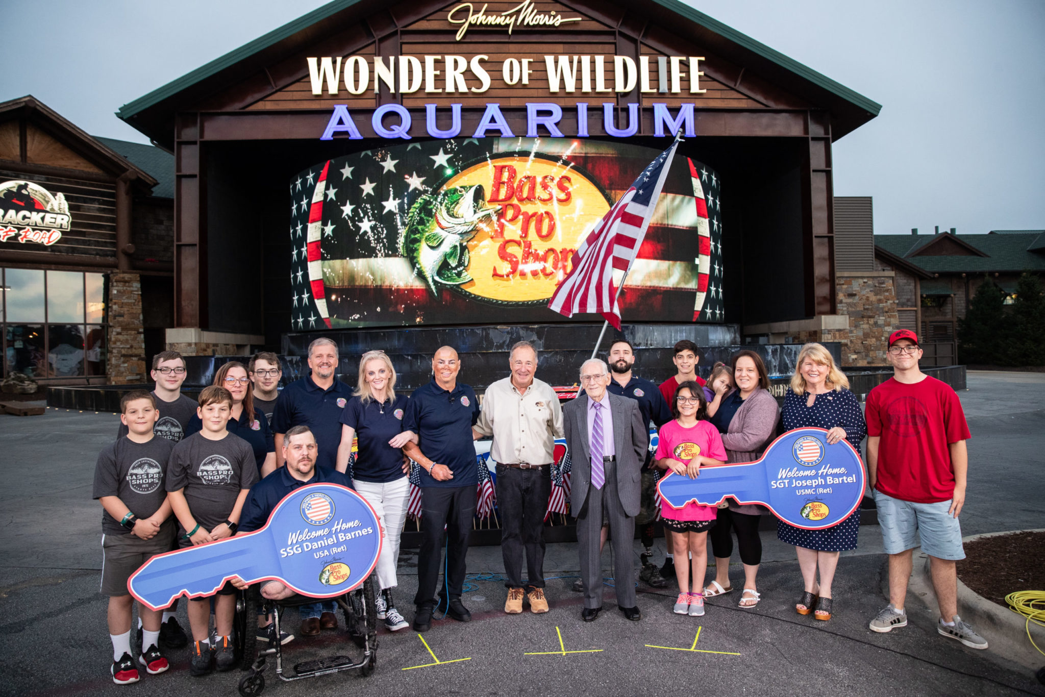 Bass Pro Shops Founder Johnny Morris Surprises Wounded Veterans With 10 ...